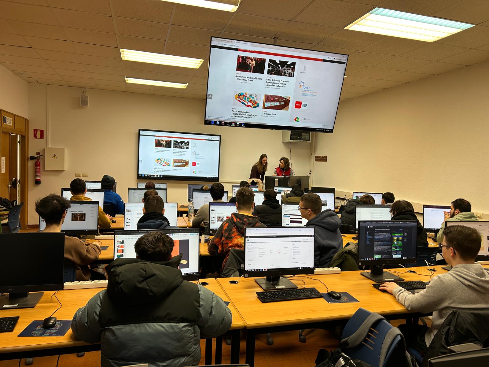 Recibimos á profesora Helena Ribeiro nas aulas de PluriFP de inglés ...
